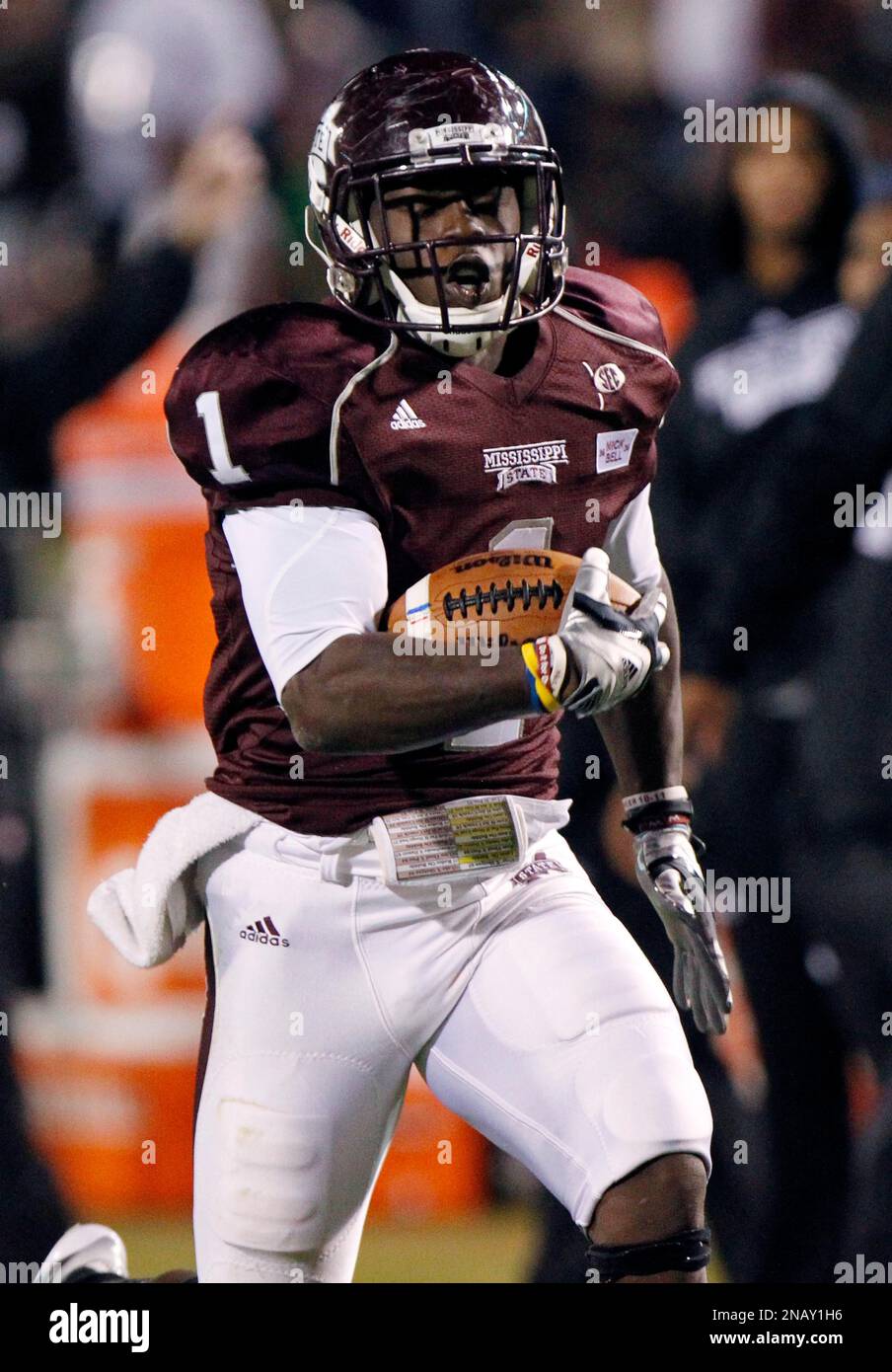 Mississippi State wide receiver Chad Bumphis (1) runs towards the end ...