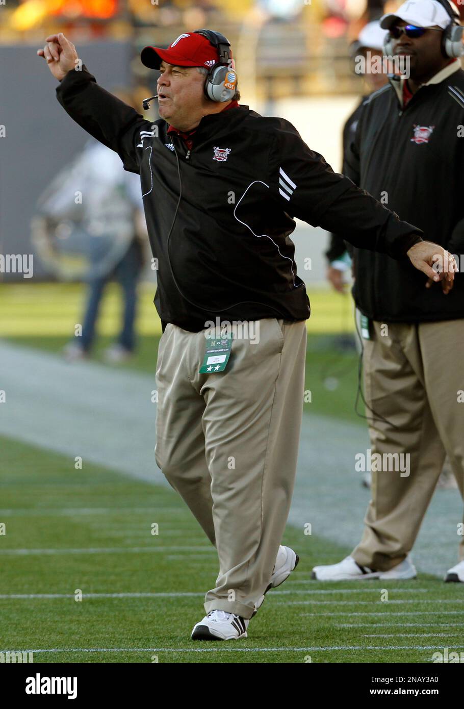 Troy head coach Larry Blakeney gestures to his players during the ...