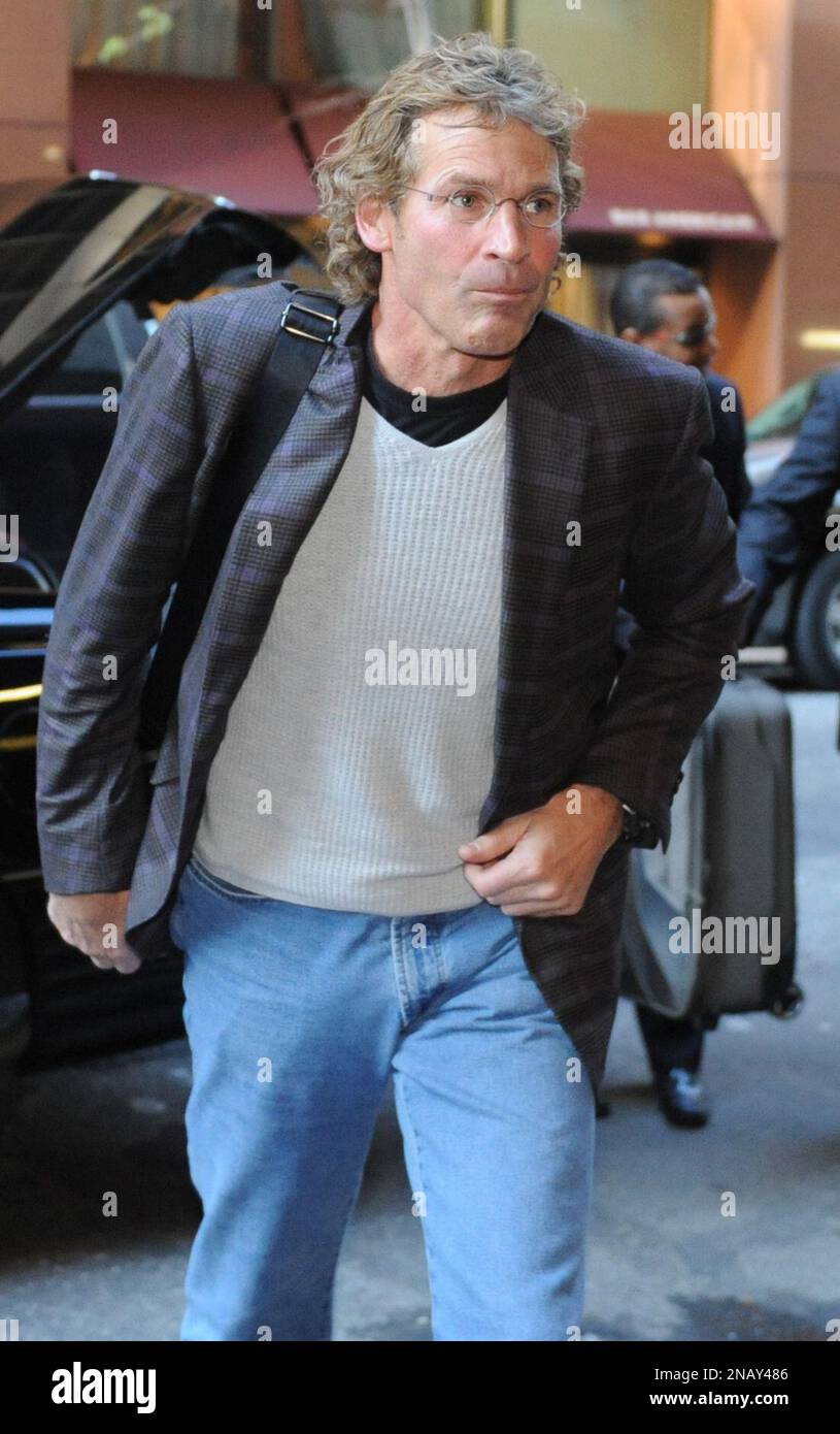 Orlando Magic President Bob Vander Weide, left, arrives at a midtown ...