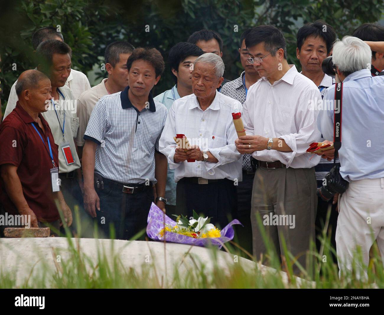 U.S. Ambassador to China Gary Locke, second right, a former Washington ...