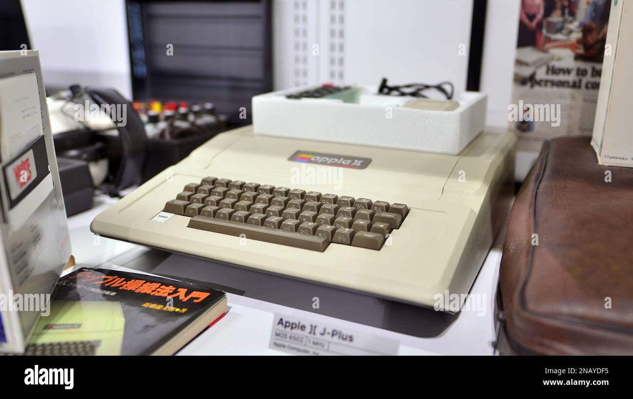 Apple 2 j plus hi-res stock photography and images - Alamy