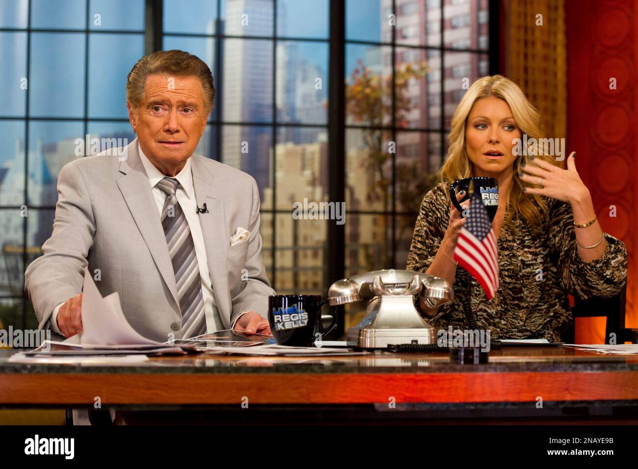 Regis And Kelly Set