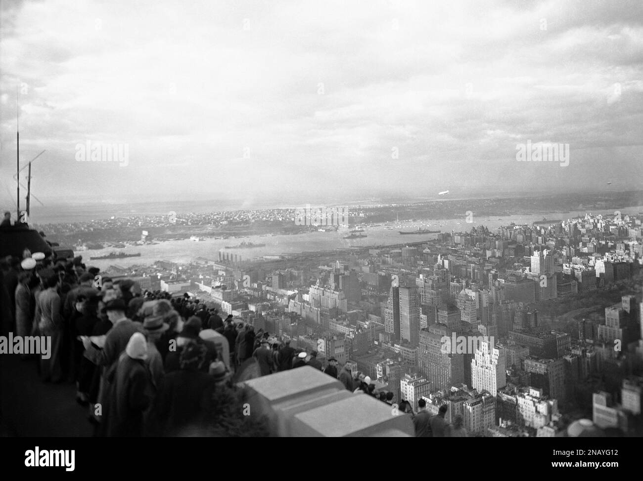 Mid-Manhattan looking north as seen from the top of the RCA Building in ...