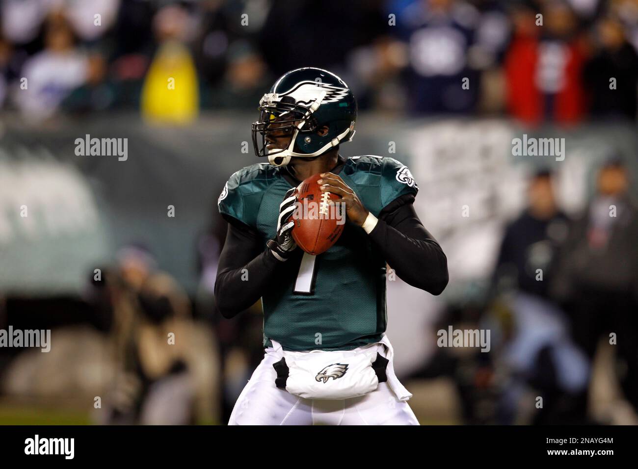 Philadelphia Eagles quarterback Michael Vick (7) looks to pass in the ...