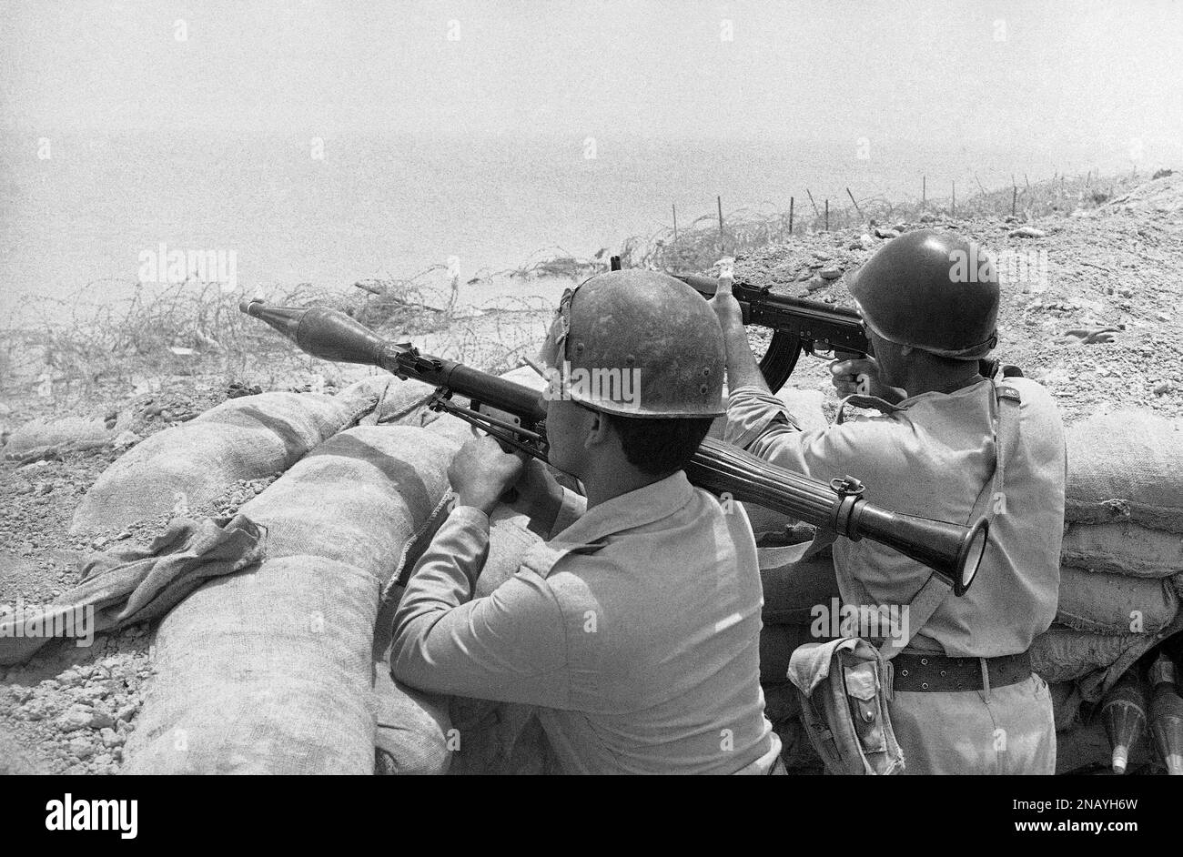 Iraqi soldiers on the Southern front in Iraq with Iran on June 18, 1984 ...