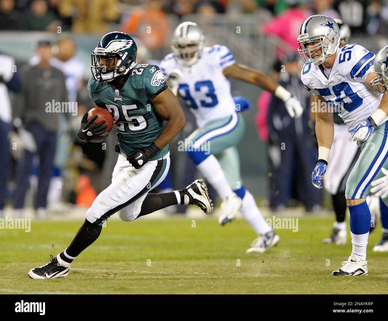 Philadelphia Eagles' LeSean McCoy (25) rushes past Dallas Cowboys' Sean ...