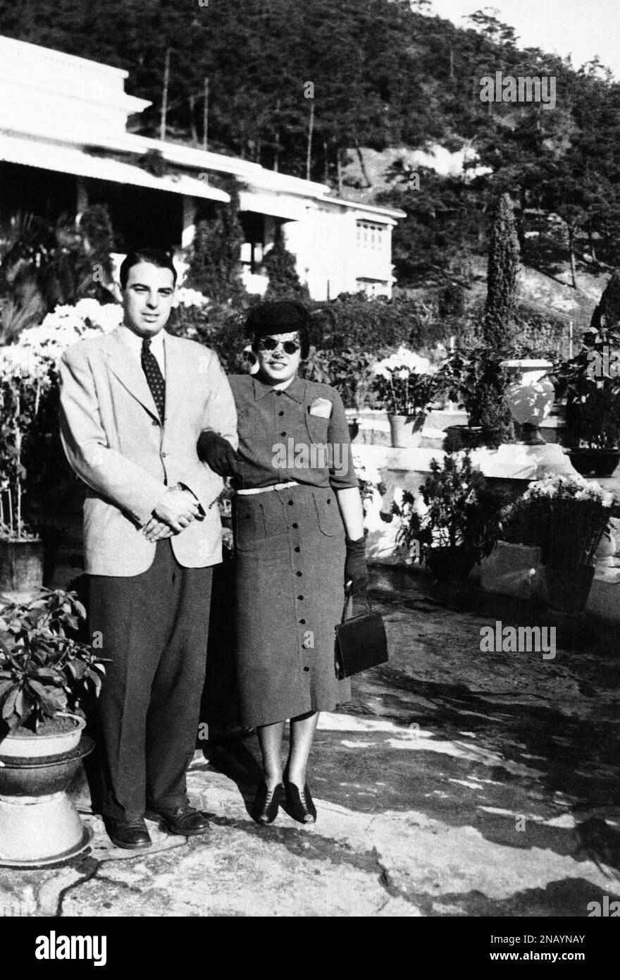Associated Press staffer Clark Lee, and his Hawaiian wife, the former ...
