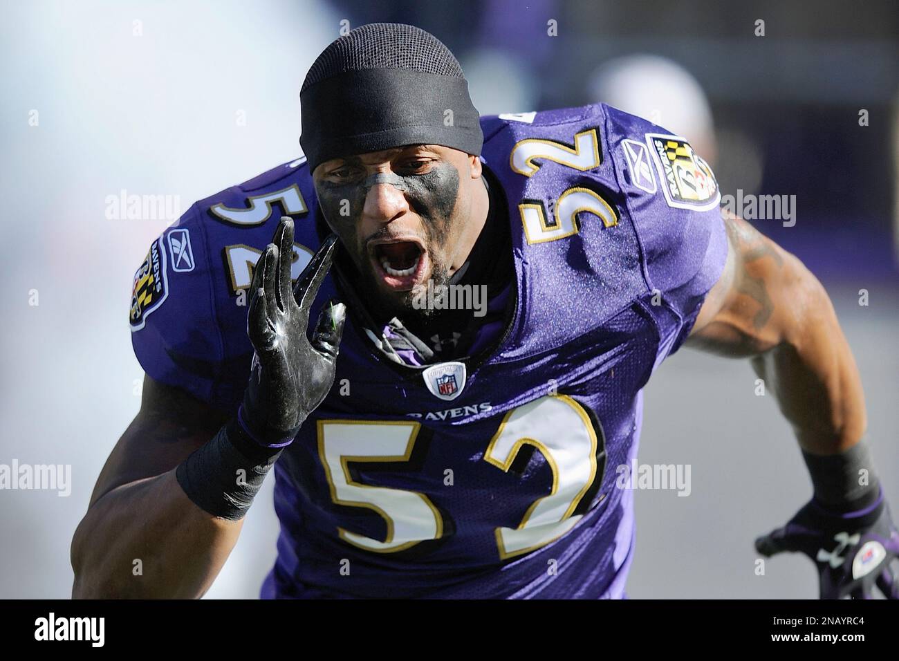 Baltimore Ravens inside linebacker Ray Lewis runs onto the field durng ...