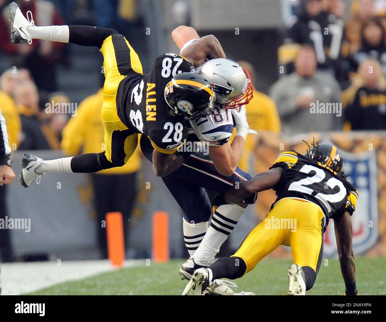 Pittsburgh Steelers defensive back Cortez Allen (28) and William Gay ...