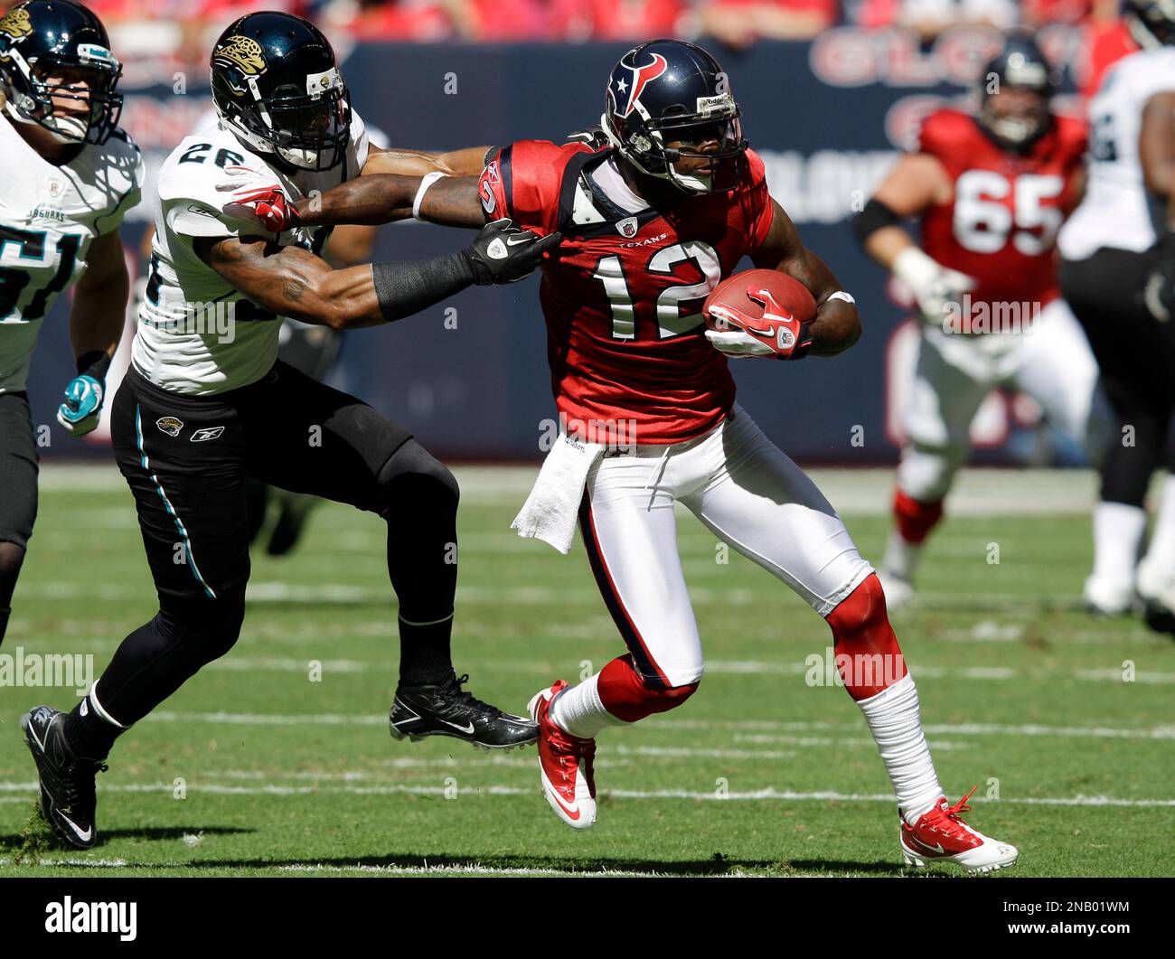 Jacksonville Jaguars free safety Dawan Landry (26) gets a hold of ...