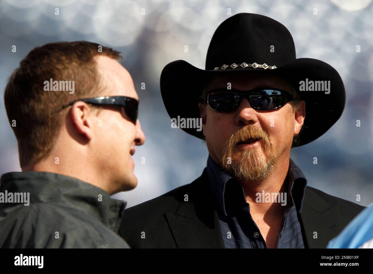 Country singer Trace Adkins, right, talks with Indianapolis Colts ...