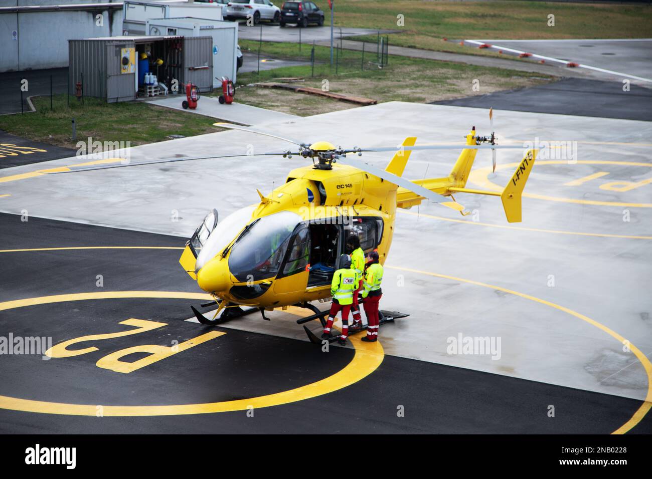 118 ambulance hi-res stock photography and images - Alamy