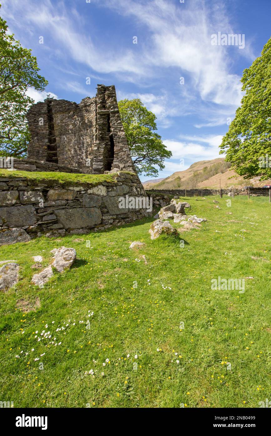 The ruins of the Dun Telve broch on a sunny spring morning Stock Photo ...