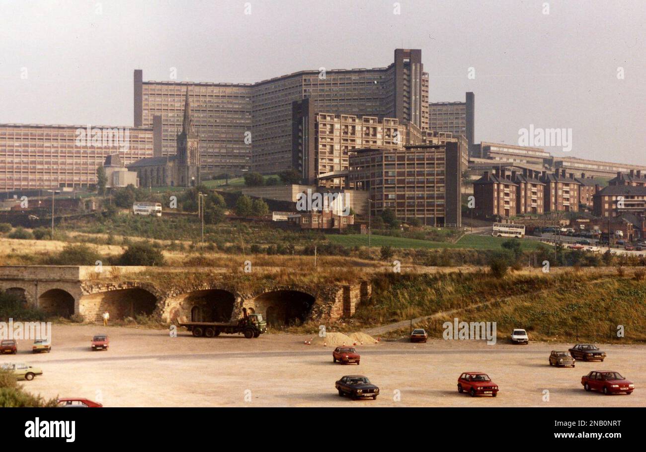 Infamous Architecture - Hyde Park flats on the Park Hill housing estate ...