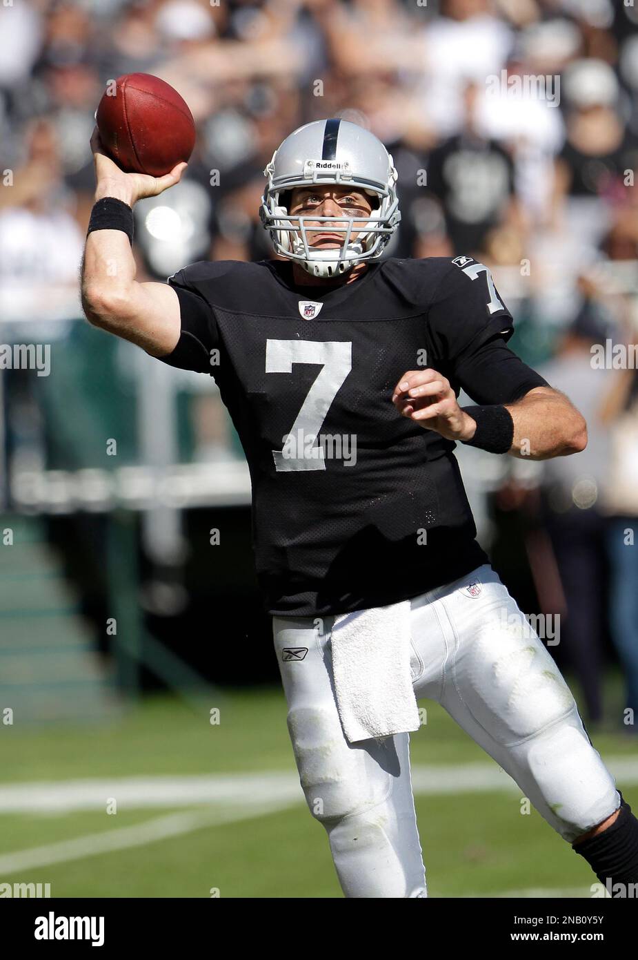 Oakland Raiders quarterback Kyle Boller (7) against the Kansas City ...