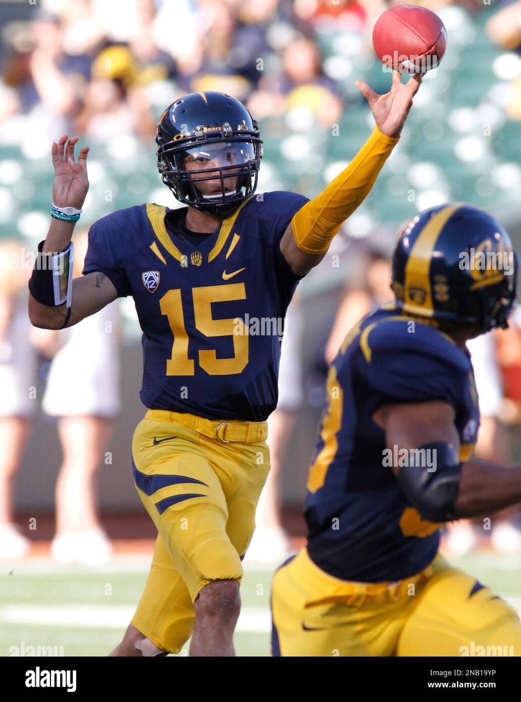 California quarterback Zach Maynard throws to Nathan Broussard during ...