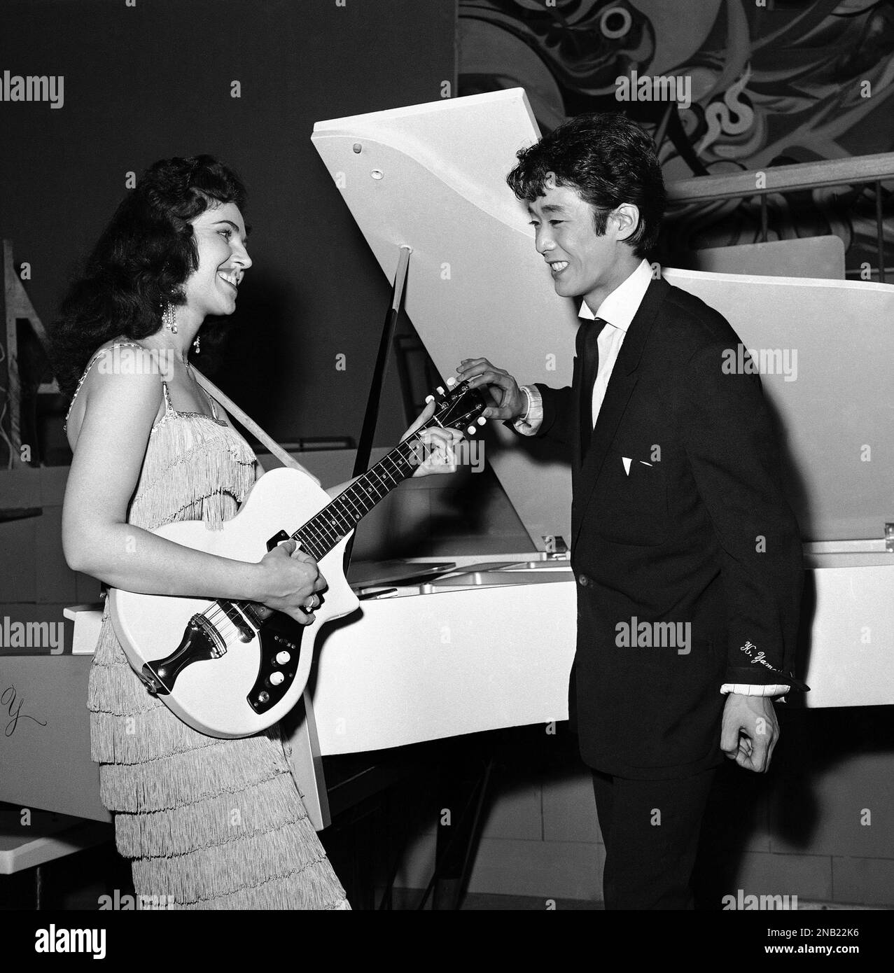 American rockabilly singer Wanda Jackson talking with Japan’s ...