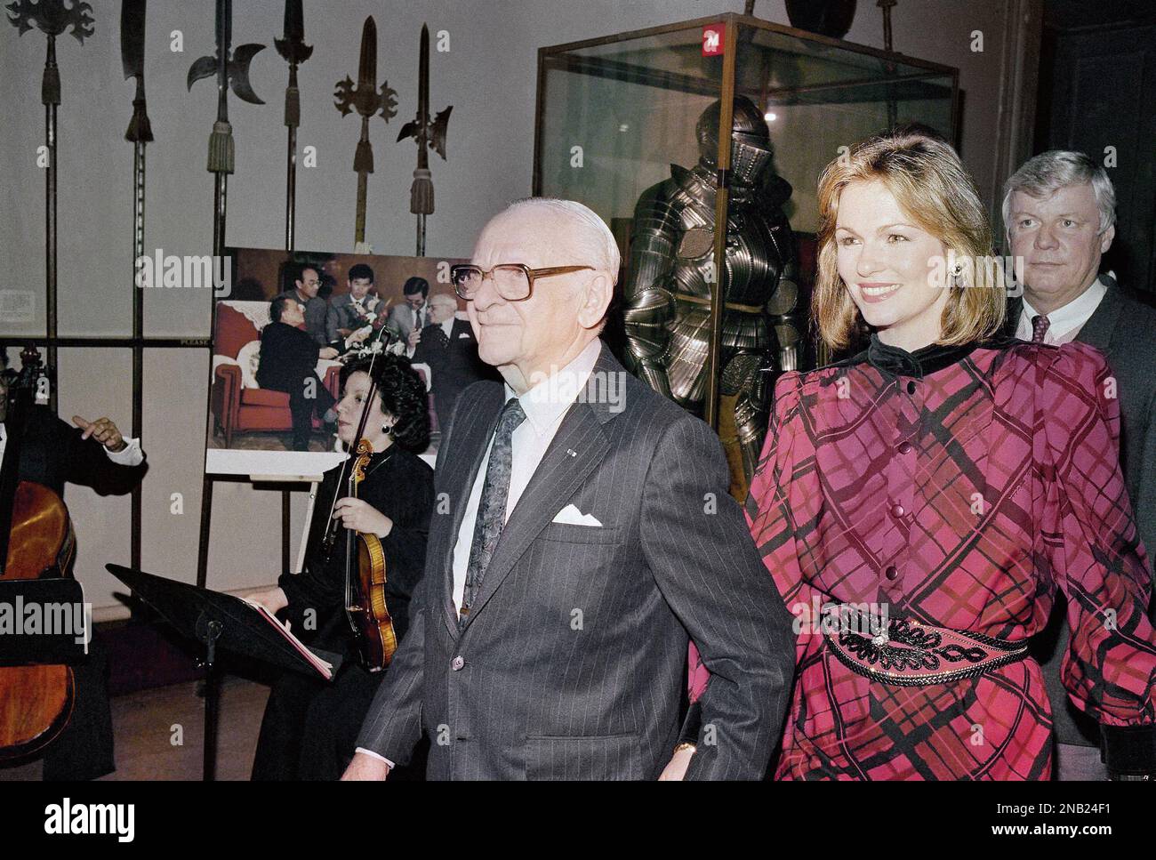 Phyllis George, with husband Gov. John Y. Brown of Kentucky, background ...