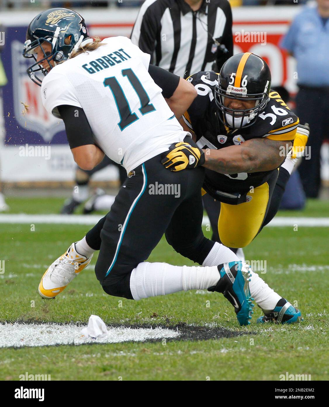 Pittsburgh Steelers outside linebacker LaMarr Woodley (56) sacks ...