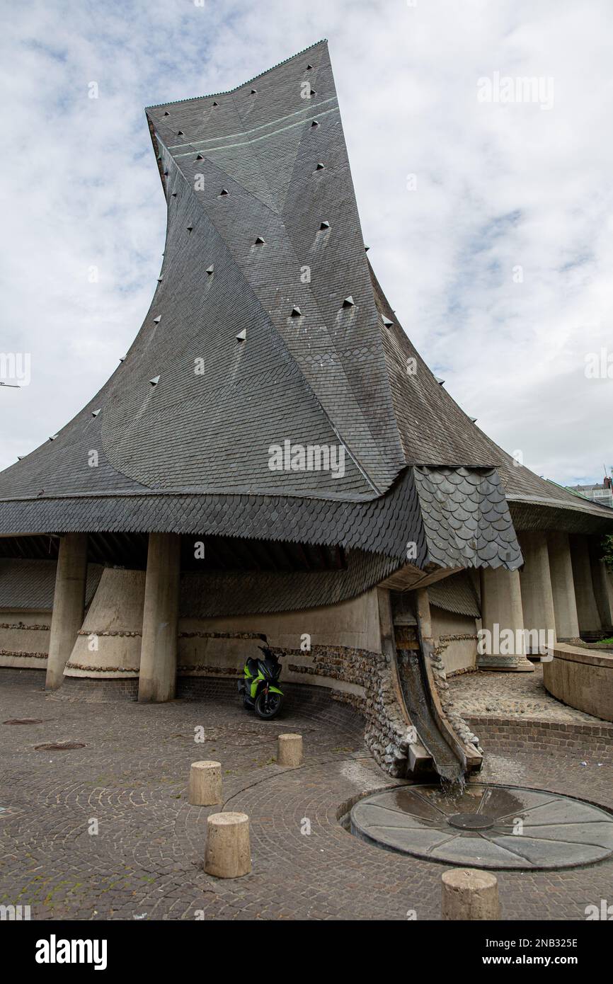 A vertical shot of a building with a creative roof in Rouen, France ...