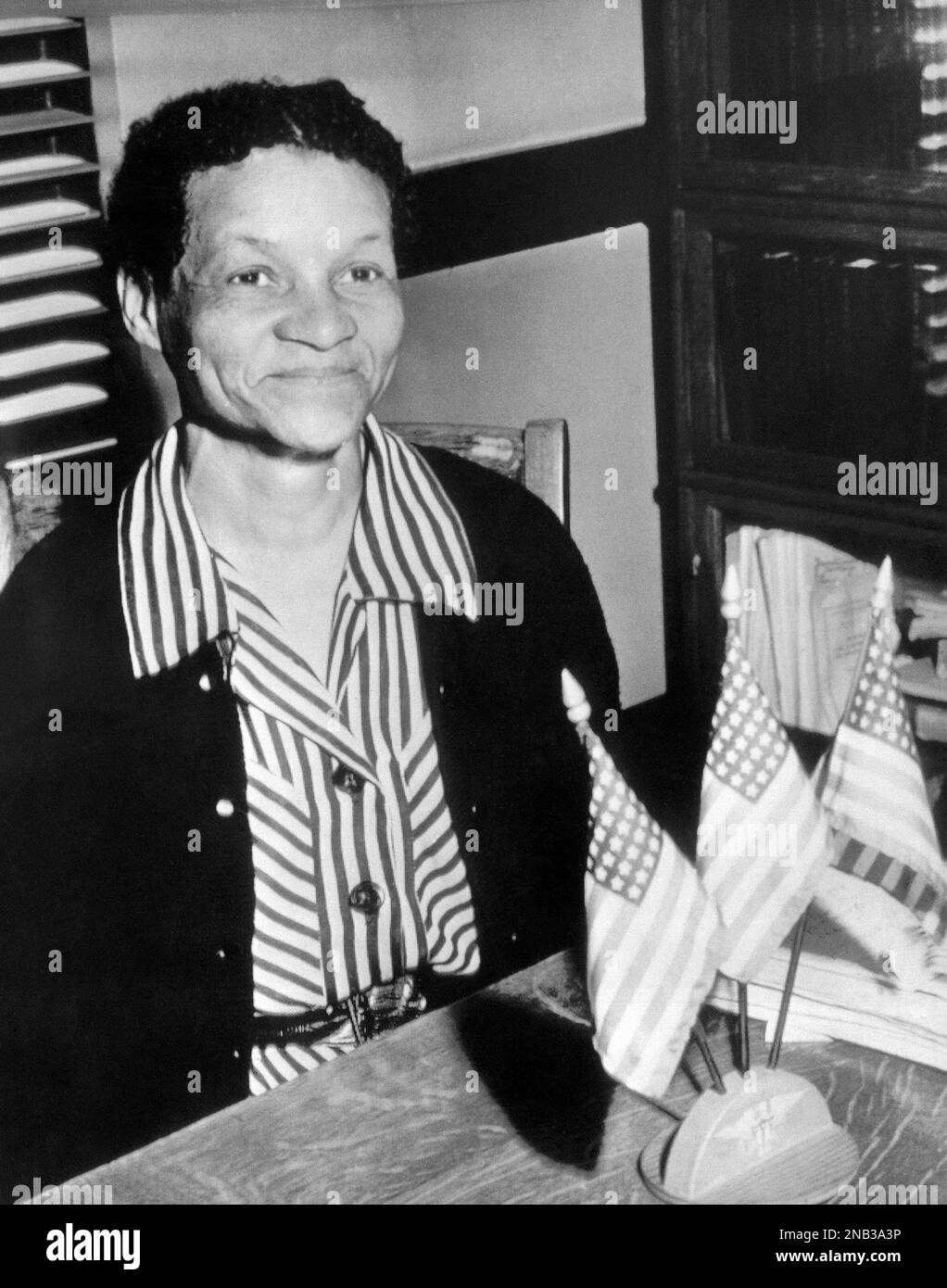 Dora Jones, 57,, poses for newsmen in San Diego, Calif., March 4, 1947 ...