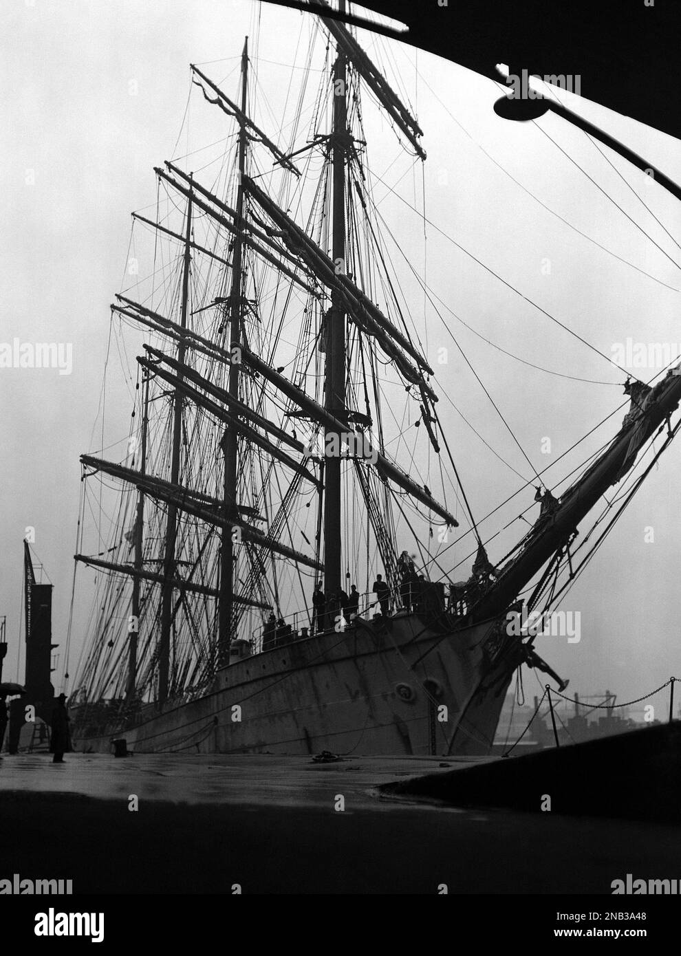 The Archibald Russell, a four steel masted barque built on the Clyde in ...