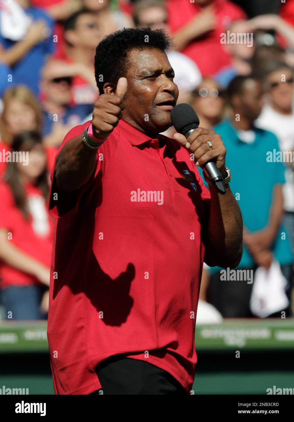 Charley Pride sings the U.S. national anthem before Game 2 of baseball ...