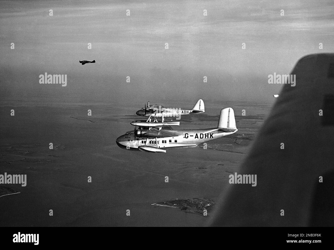 The Mayo composite plane, a seaplane pick-a-backed on a flying boat ...