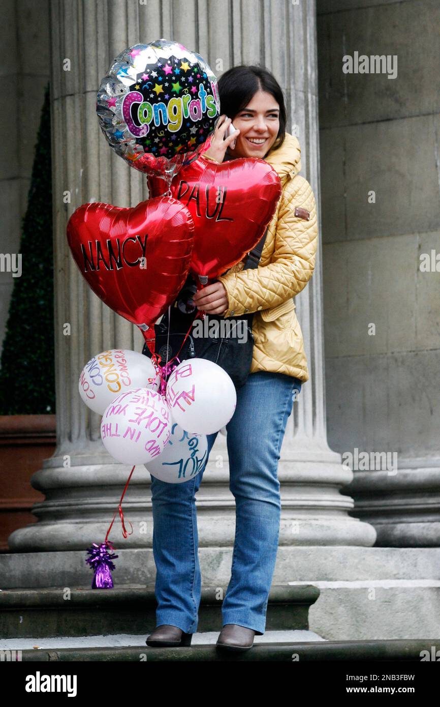 Chiara Amato, a fan, shows her appreciation for former Beatle Paul ...