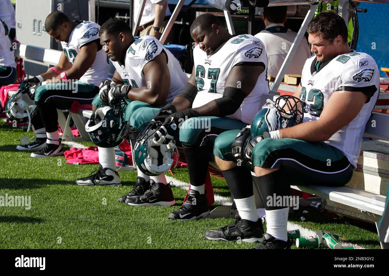 Philadelphia Eagles players sit on the bench in the final seconds of an ...