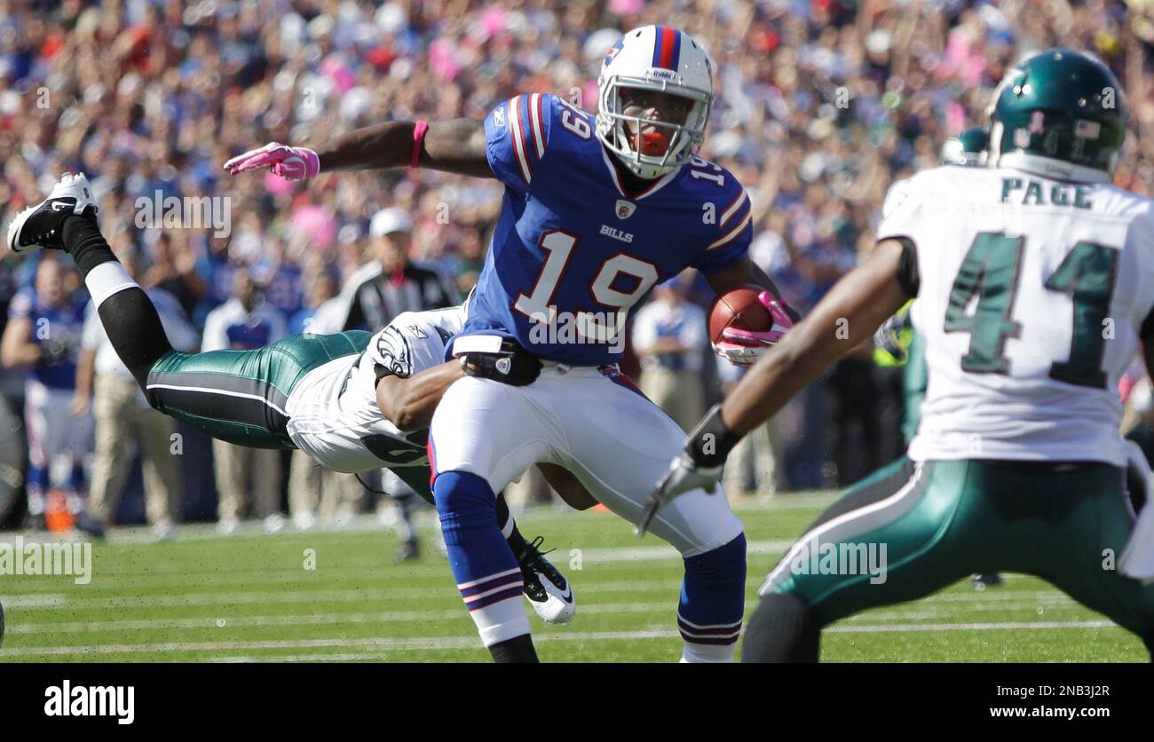 Buffalo Bills' Donald Jones (19) is pressured by Philadelphia Eagles ...