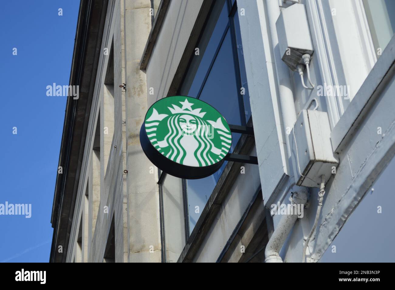 Starbucks coffee cardiff hi-res stock photography and images - Alamy
