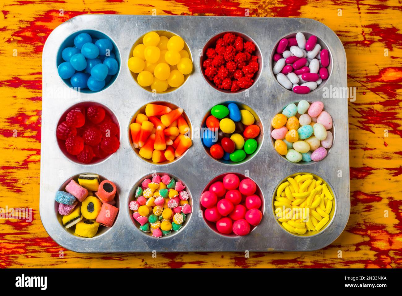 Full desserts hi-res stock photography and images - Alamy