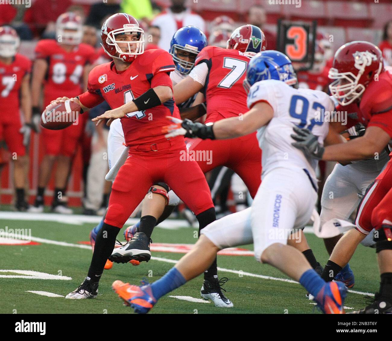 Fresno State's Derek Carr throws against Boise State in the first ...