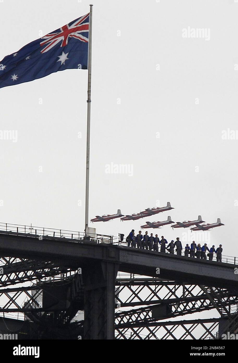 The Australian Air Force's aerobatic display team, the Roulettes ...