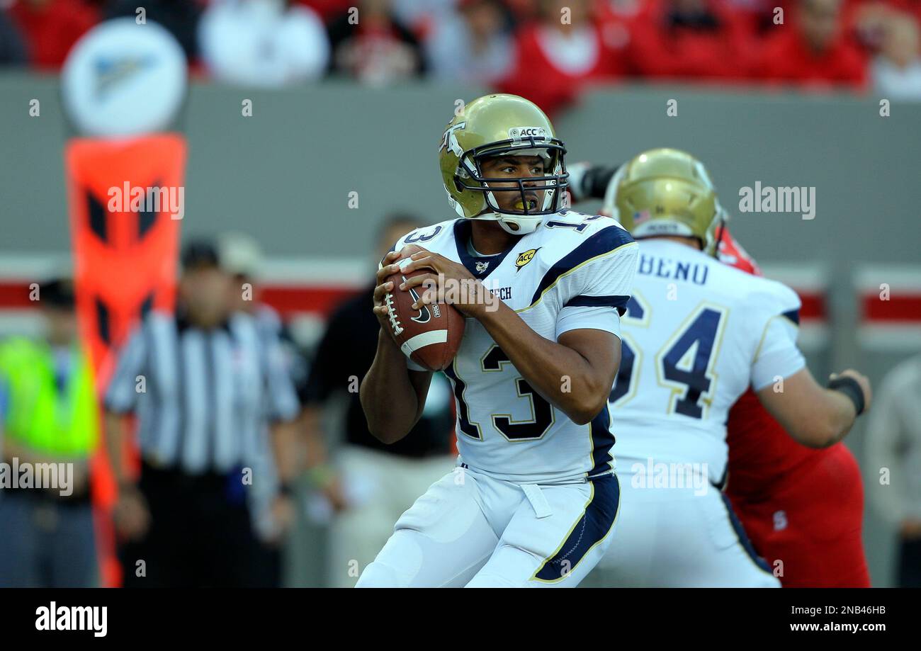 Georgia Tech quarterback Tevin Washington (13) looks to pass against ...