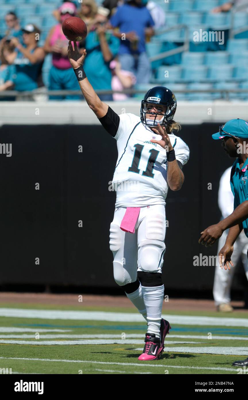 Jacksonville Jaguars quarterback Blaine Gabbert (11) throws a pass ...