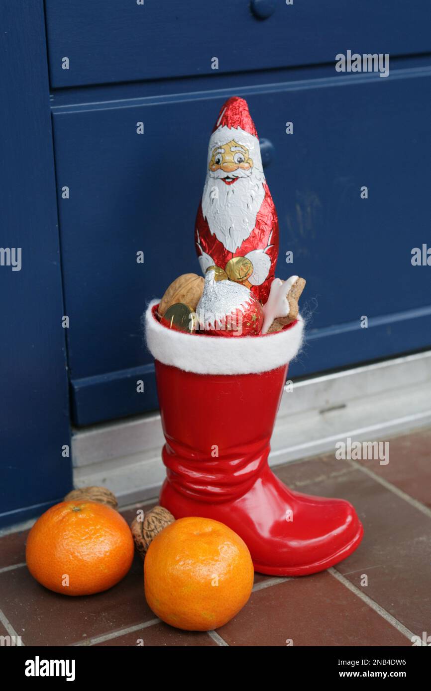 Santa with candies hi-res stock photography and images - Alamy