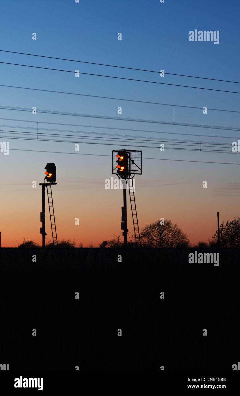Overhead cables east coast mainline hi-res stock photography and images ...