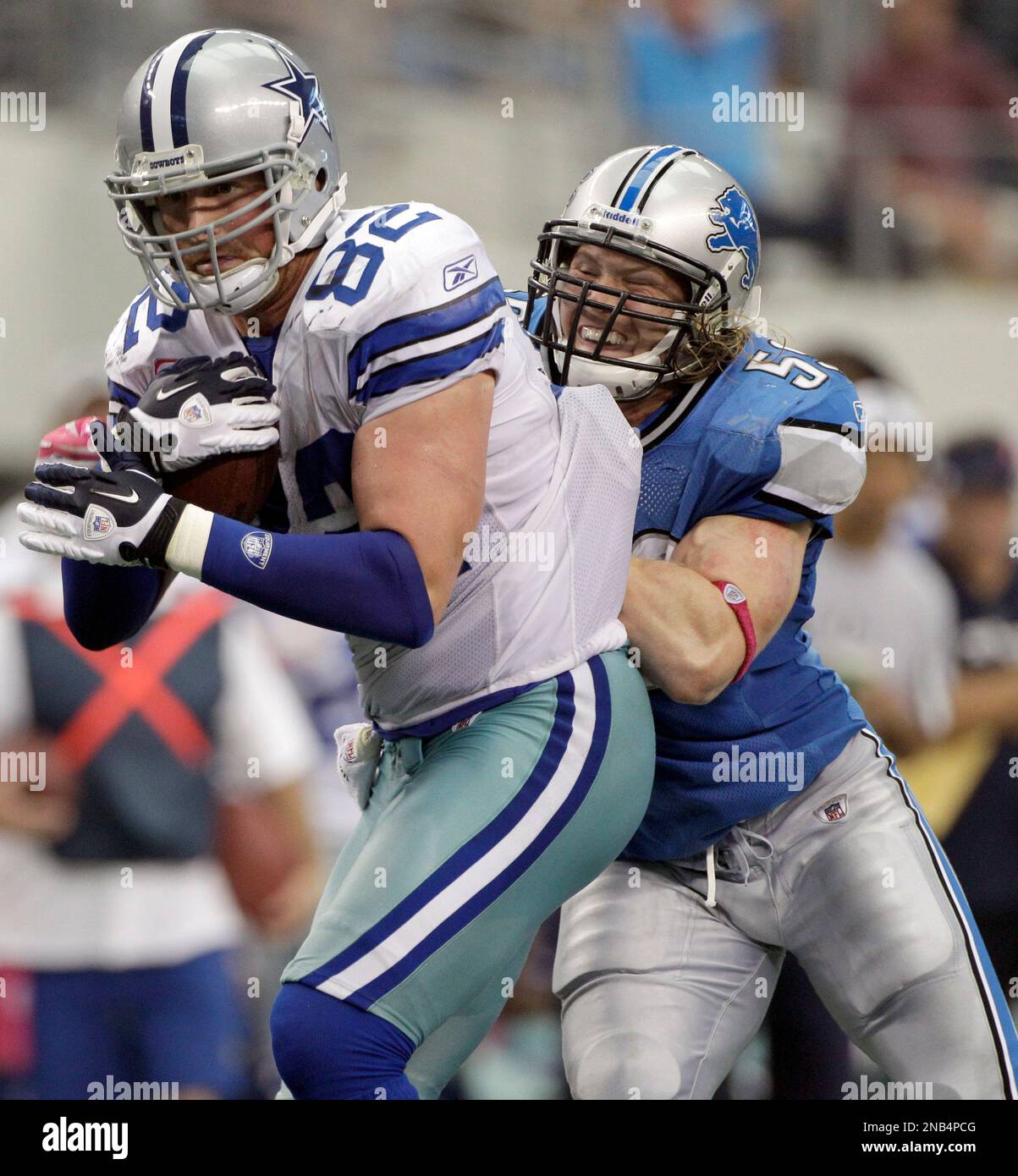 Detroit Lions linebacker Bobby Carpenter tries to take down Dallas ...