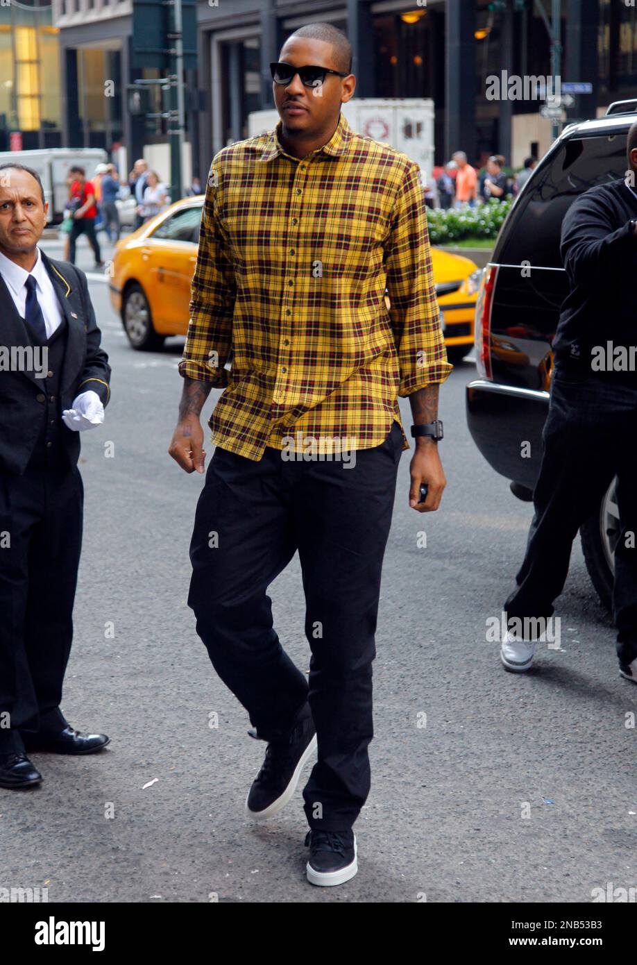New York Knicks' Carmelo Anthony arrives for a meeting with the NBA's ...