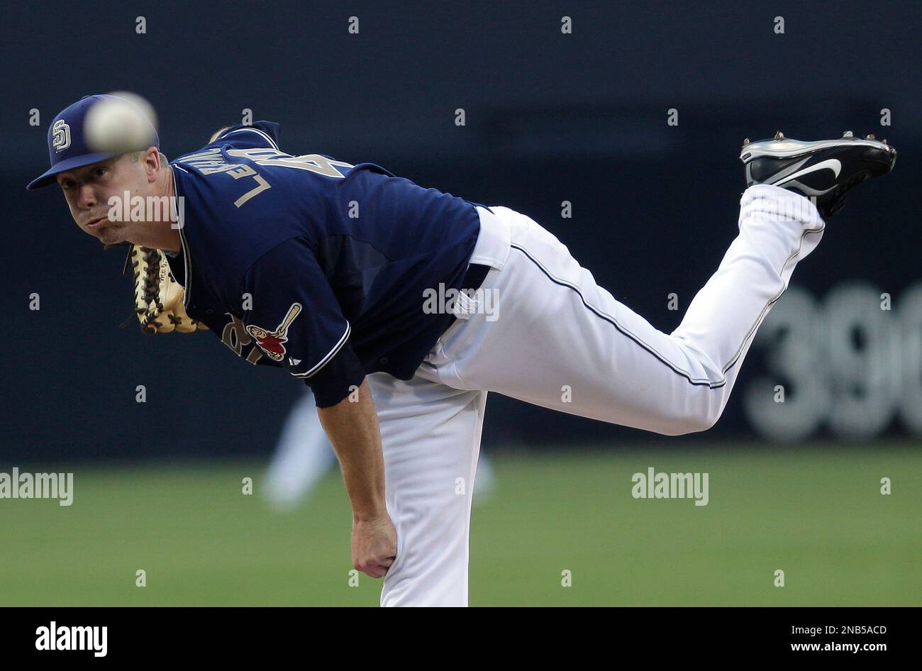 San Diego Padres starting pitcher Wade LeBlanc throws to the Chicago ...