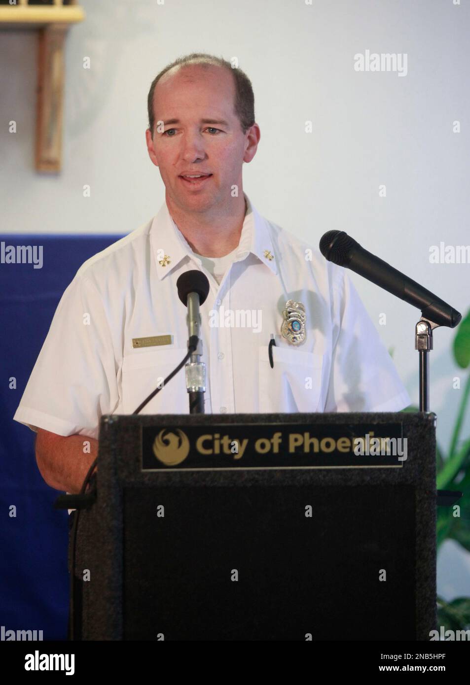 Arizona Deputy Fire Chief Mark Faulkner, addresses seniors at the ...