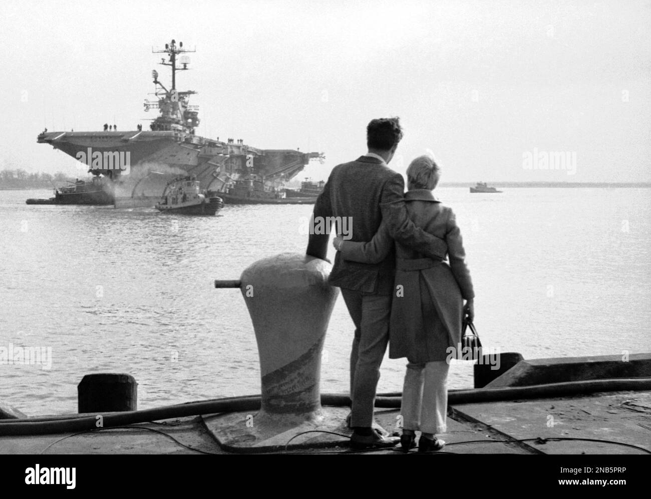The USS Intrepid, a veteran of the Second World War, The Vietnam war ...