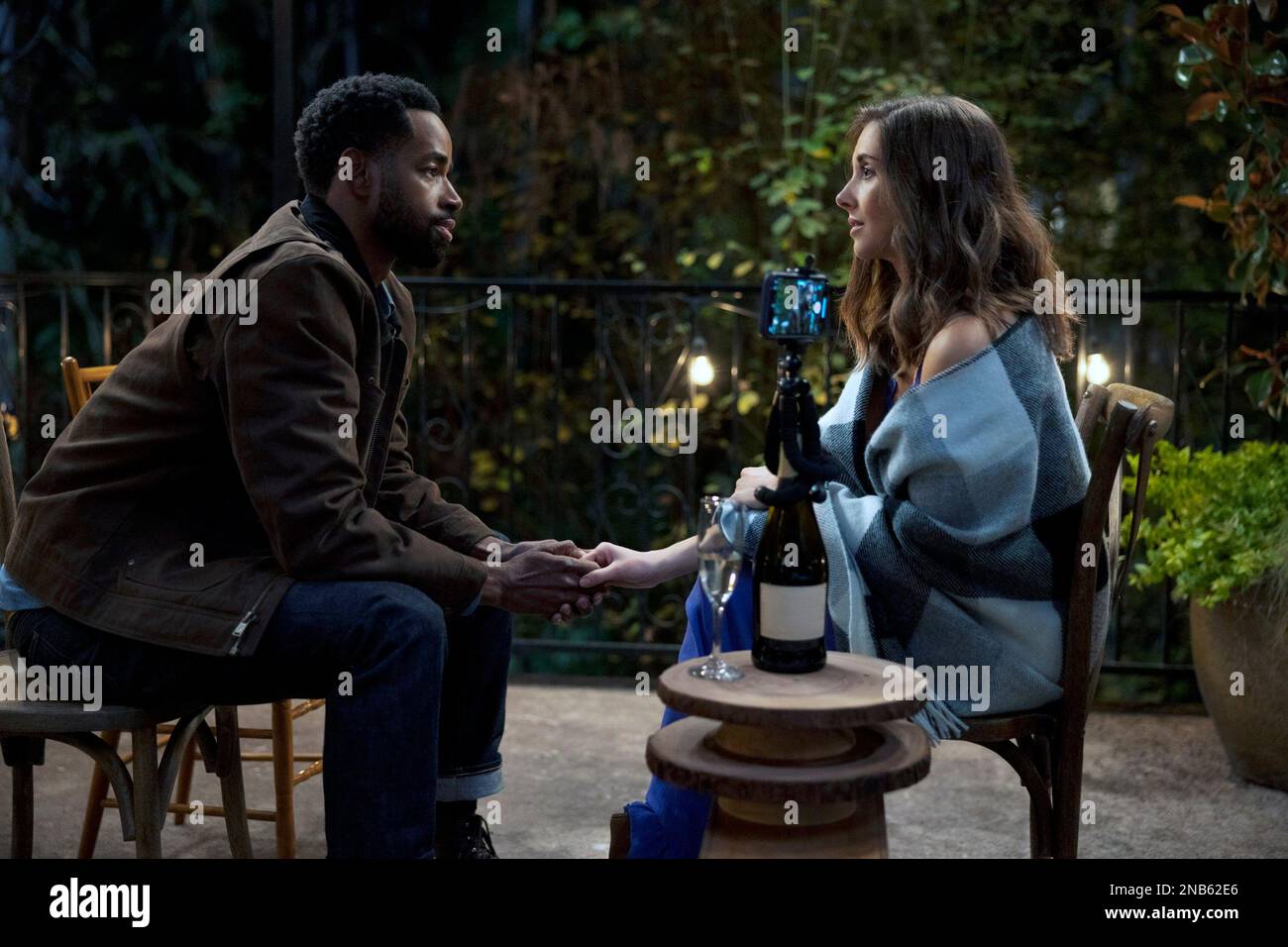 SOMEBODY I USED TO KNOW, from left: Jay Ellis, Alison Brie, 2023. ph ...