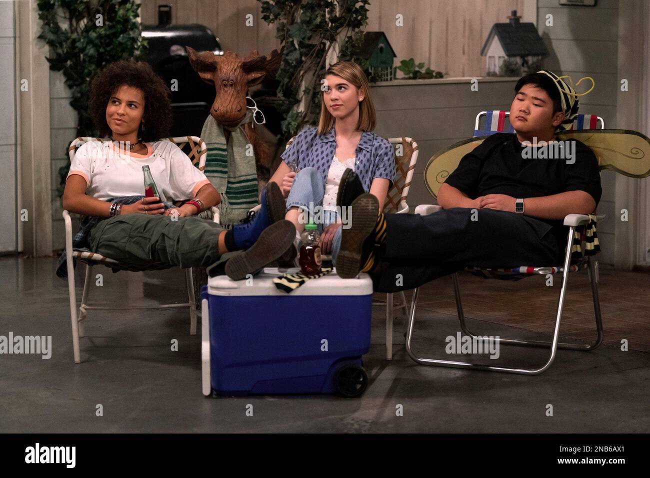 THAT '90S SHOW, (aka THAT 90S SHOW), from left: Ashley Aufderheide ...