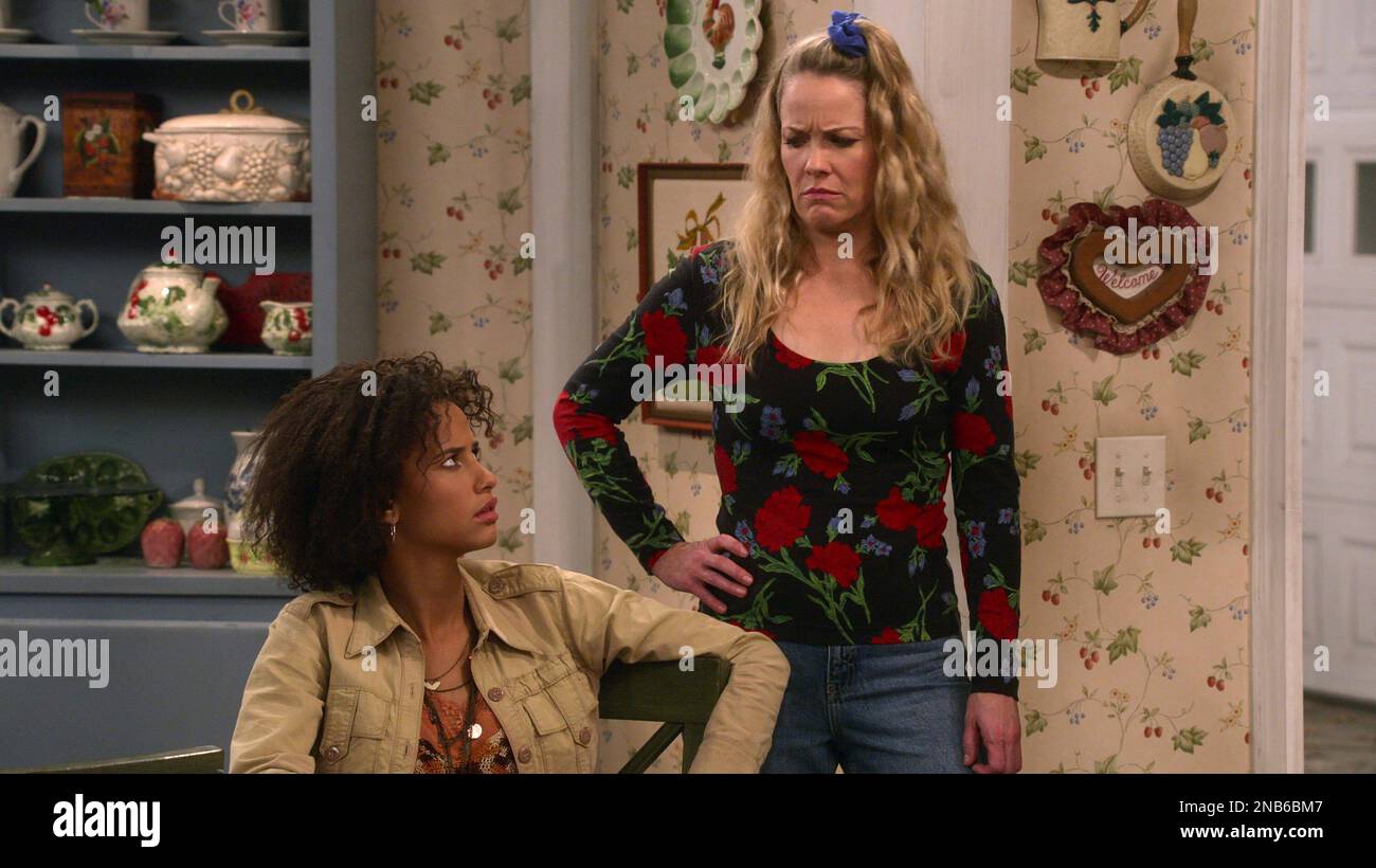 THAT '90S SHOW, (aka THAT 90S SHOW), from left: Ashley Aufderheide ...