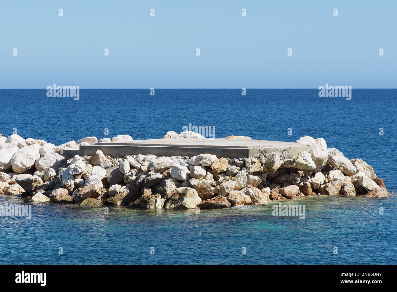 Helipad empty hi-res stock photography and images - Alamy