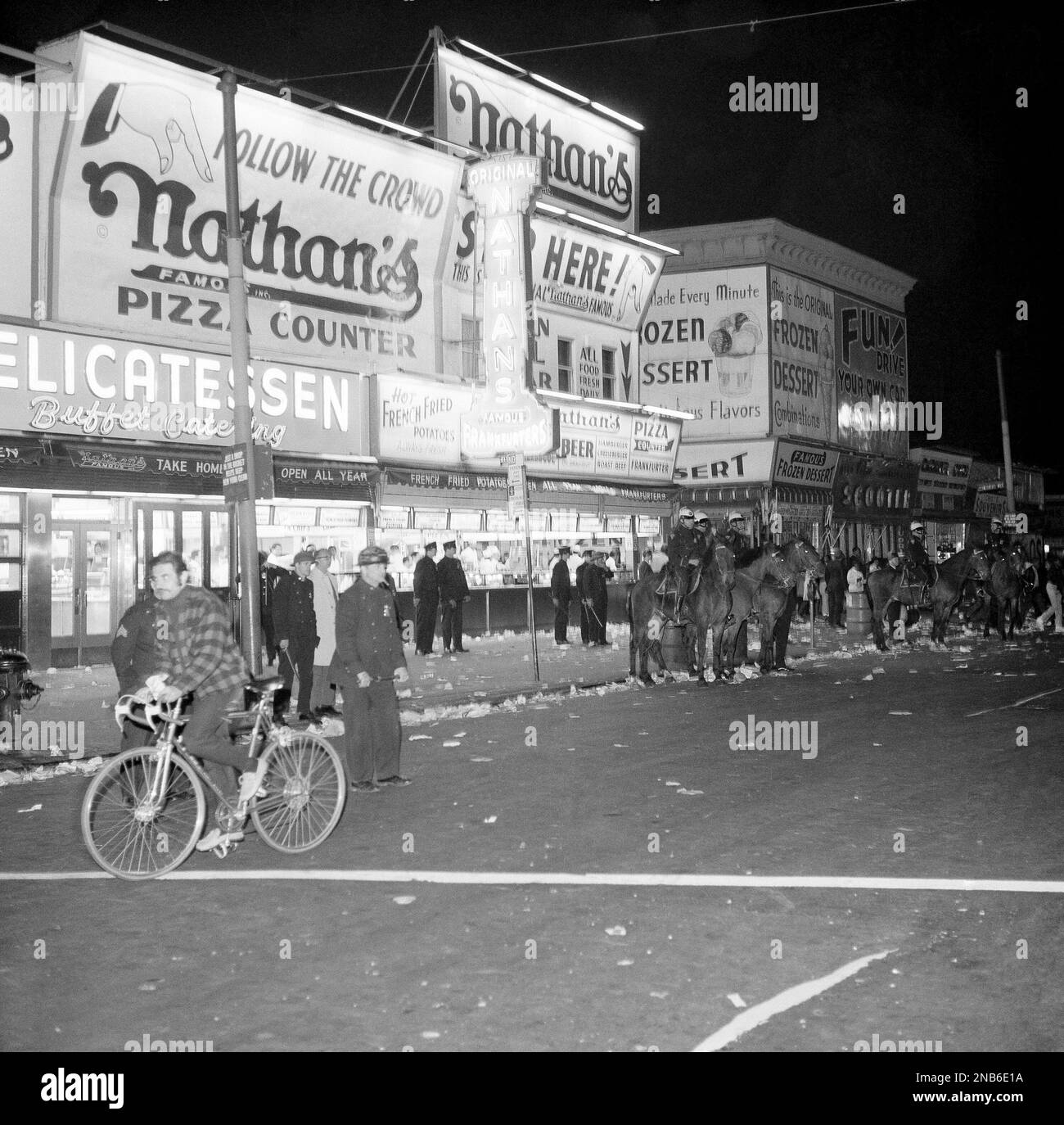 New York City police disperse a crowd at Coney Island after brief ...