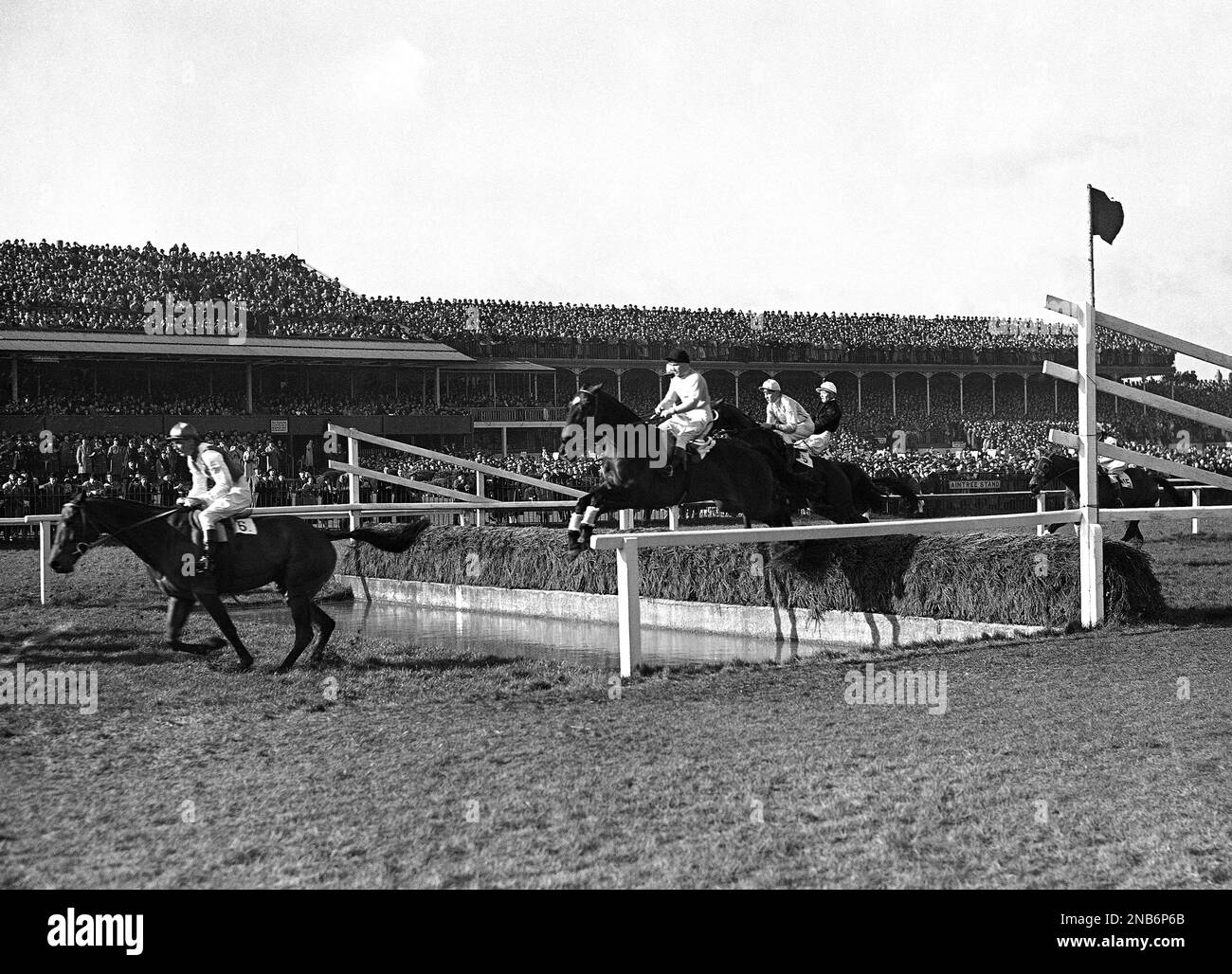 A seventeen years old boy Bruce Hobbs, youngest rider in the field ...